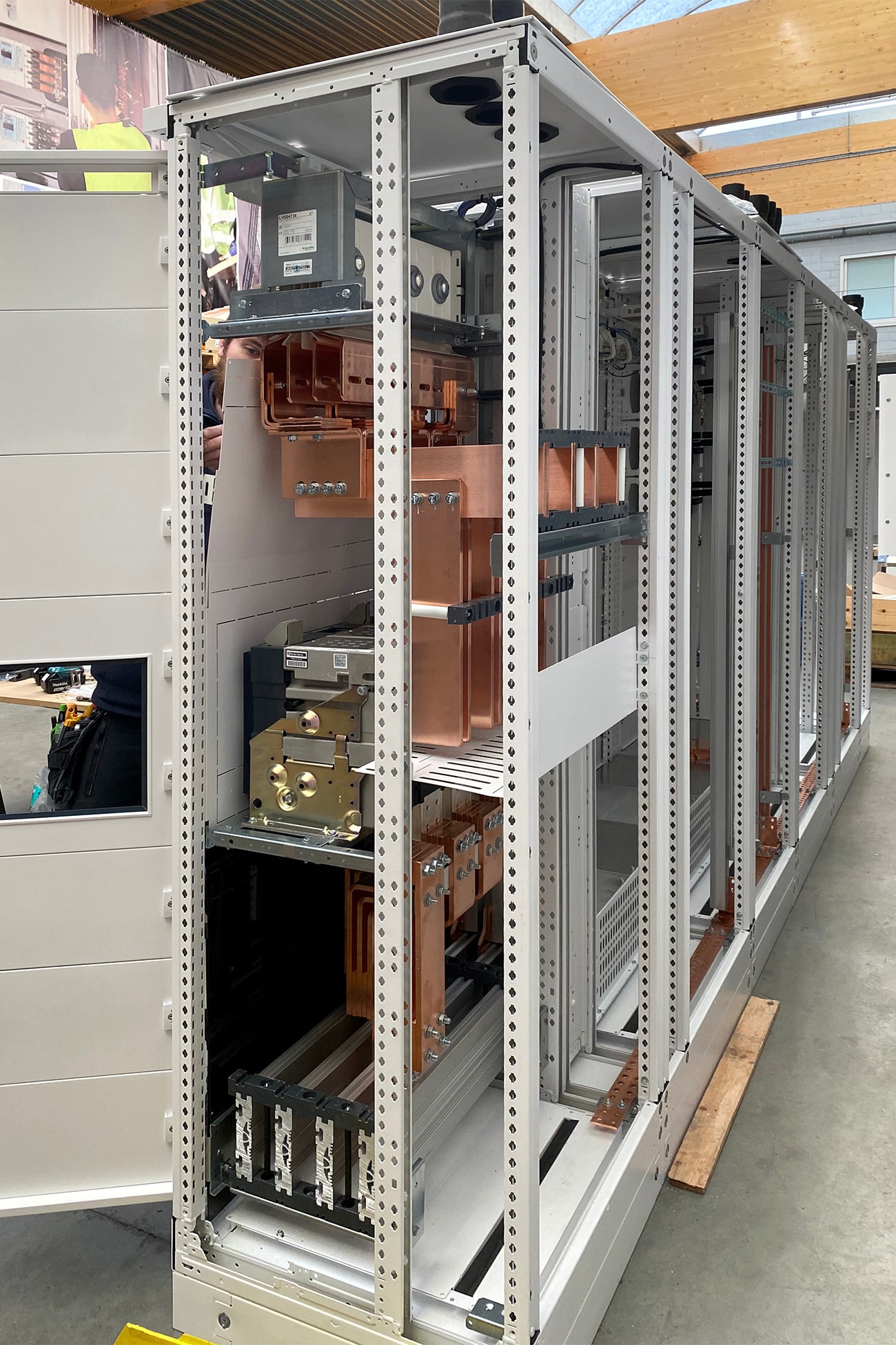 Industriële elektriciteitswerken voor alle sectoren